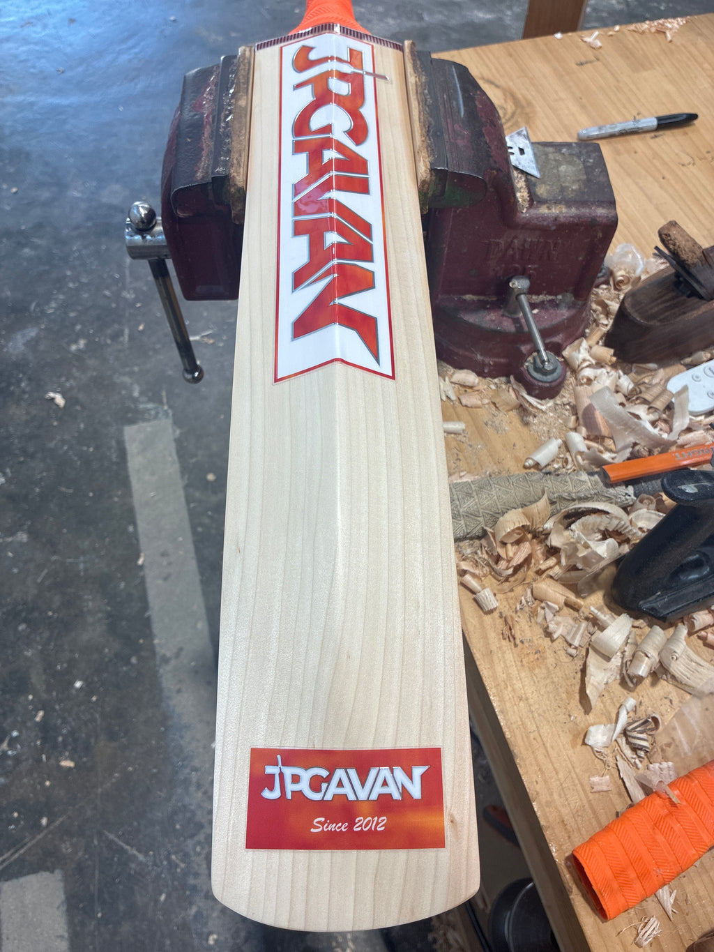 JPGavan Dutch Willow G1 Cricket Bat - 300